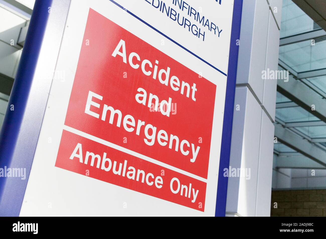 Hospital sign outside an Accident and Emergency department Stock Photo ...