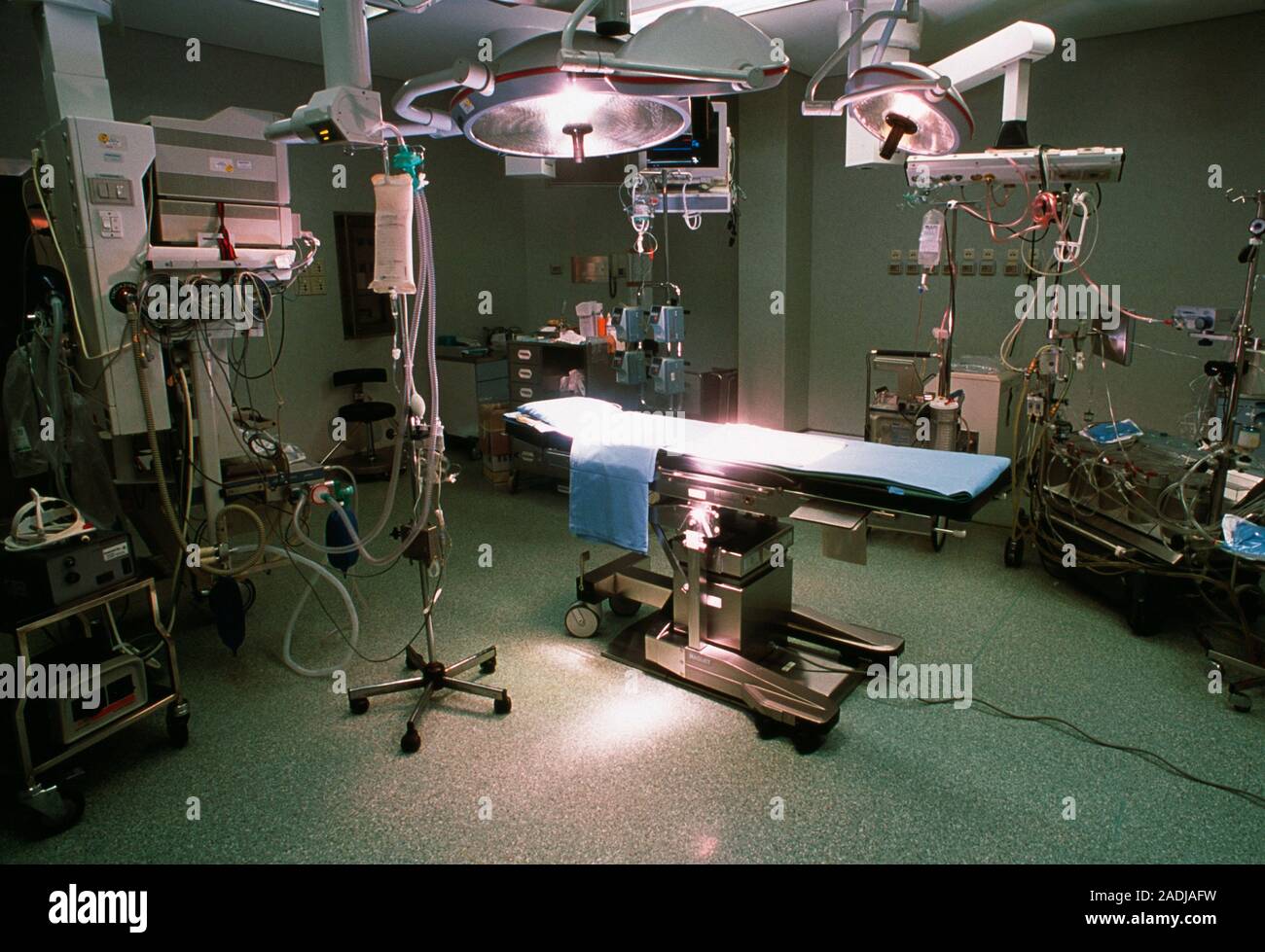 Operating theatre. Empty hospital operating theatre with surgical ...