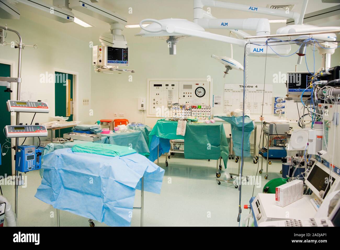 Operating theatre, set up ready for heart surgery. The cardiac bypass ...