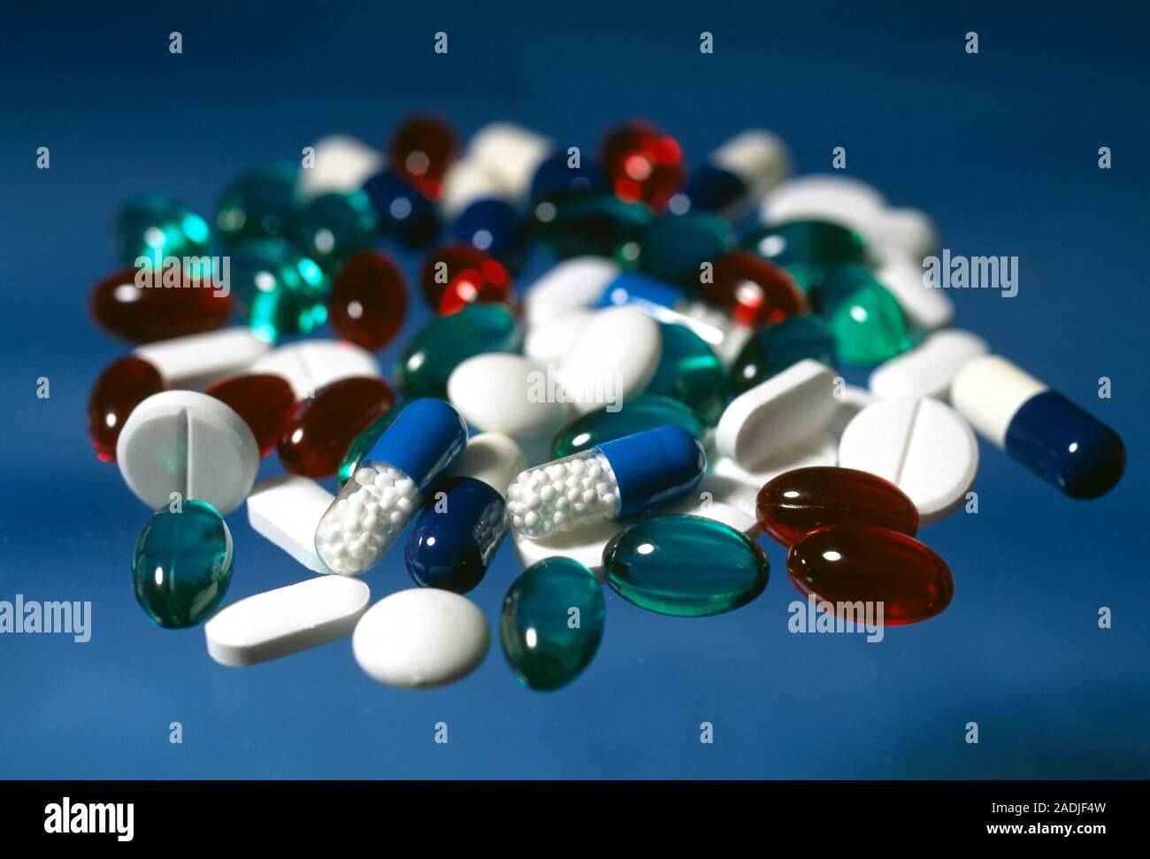 Assorted painkilling pills. These over-the-counter (OTC) painkilling ...