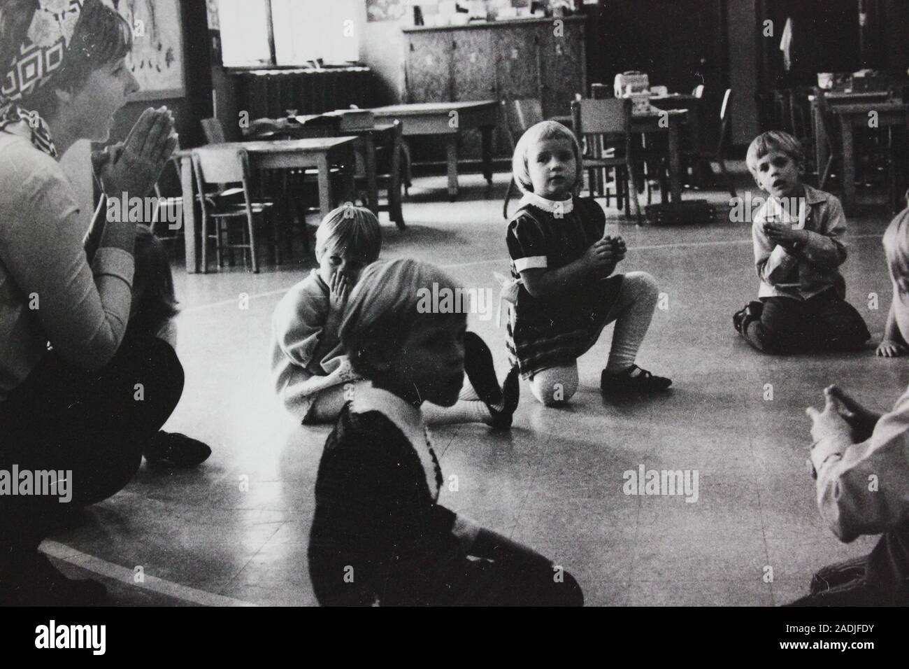 1970s classroom elementary High Resolution Stock Photography and Images ...