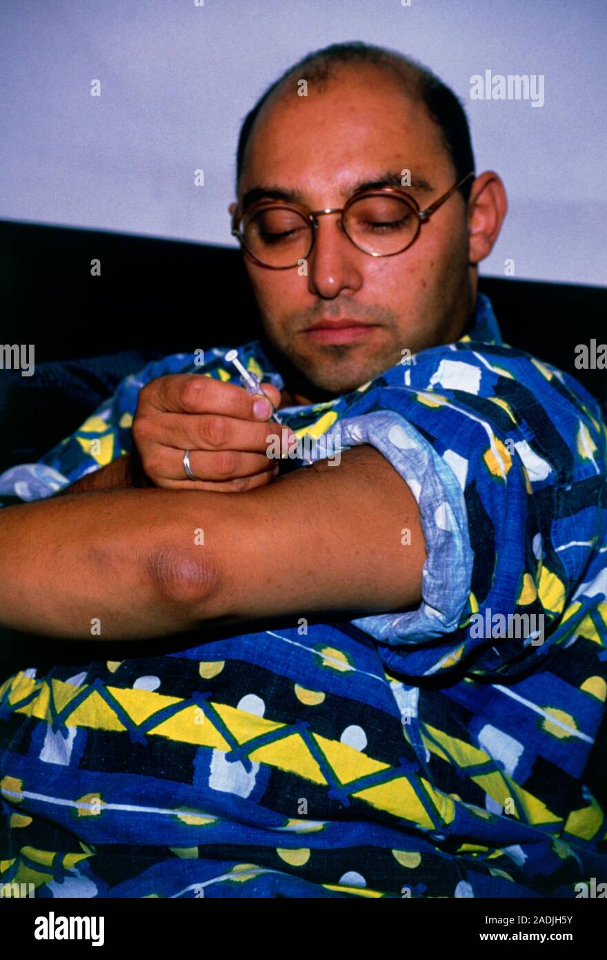 Model released. Diabetic self-injecting Humulin-S insulin into his ...