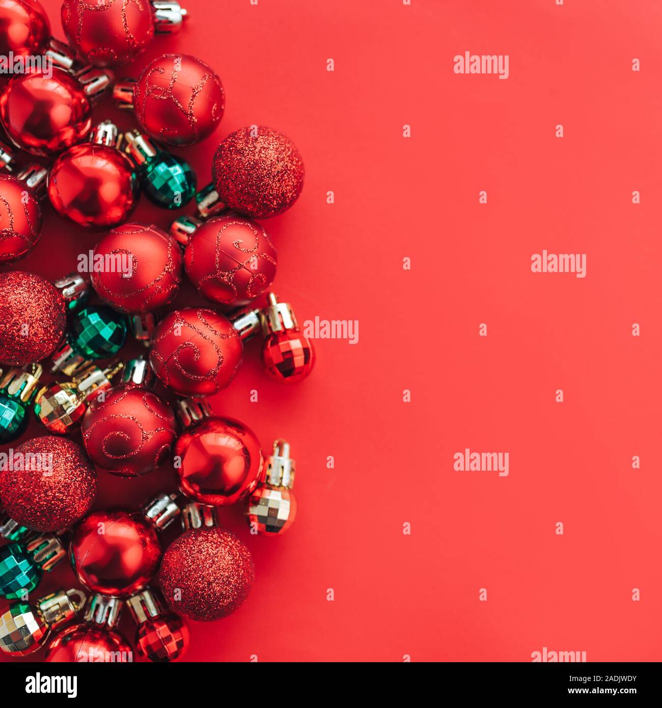 Red balls flat lay Stock Photo - Alamy