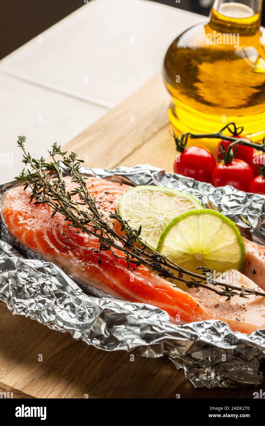 Raw fish slice hi-res stock photography and images - Alamy