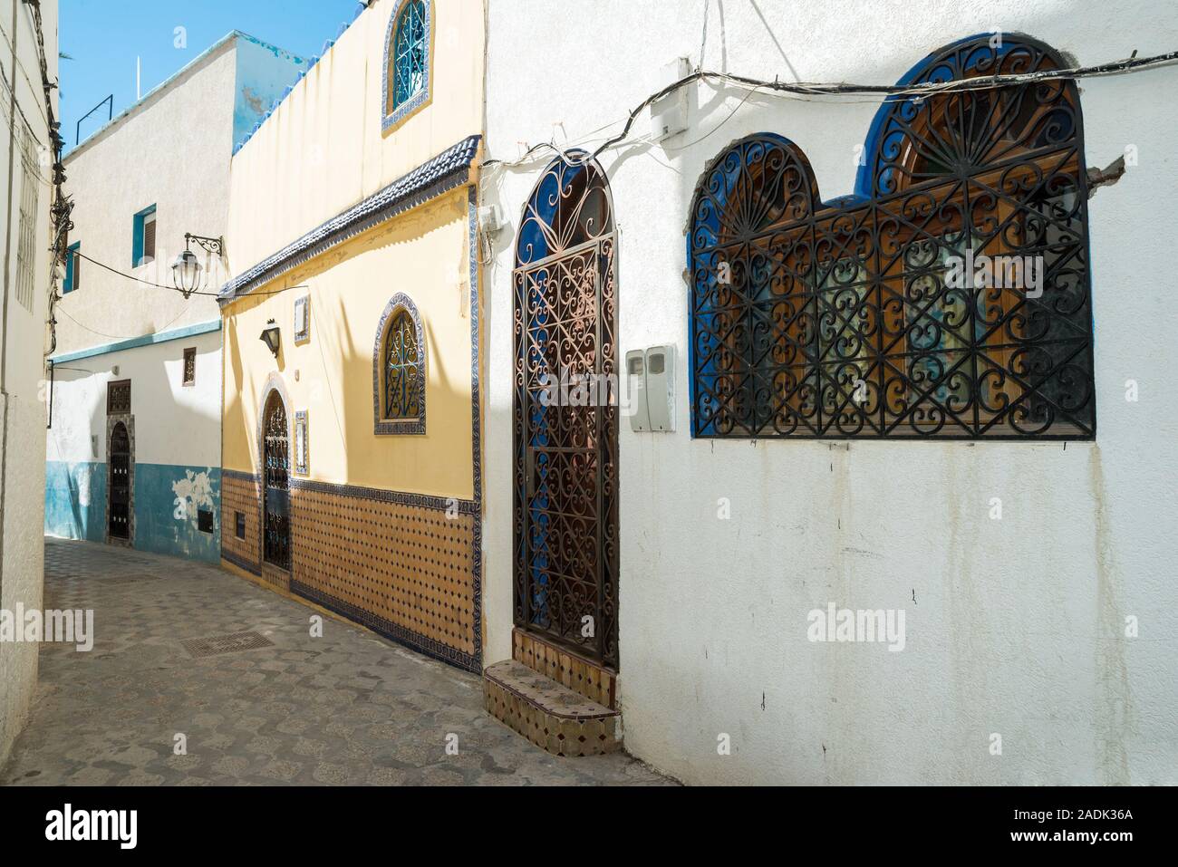 Tanger tetouan traditional door hi-res stock photography and images - Alamy