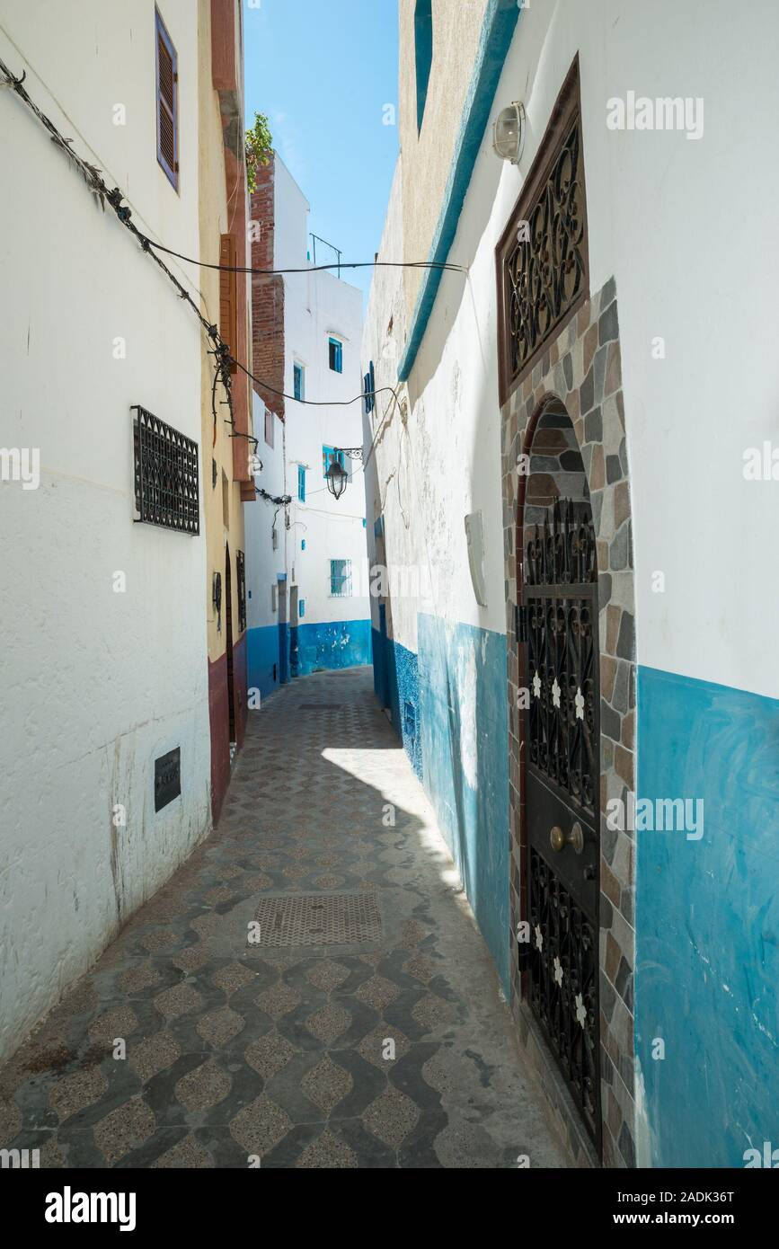 Tanger tetouan traditional door hi-res stock photography and images - Alamy