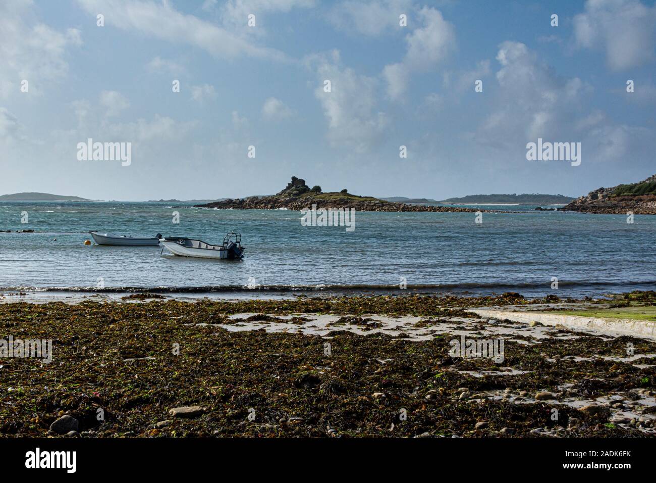 Boats at anchor off Porthloo beach, St Mary's, Isles of Scilly Stock ...