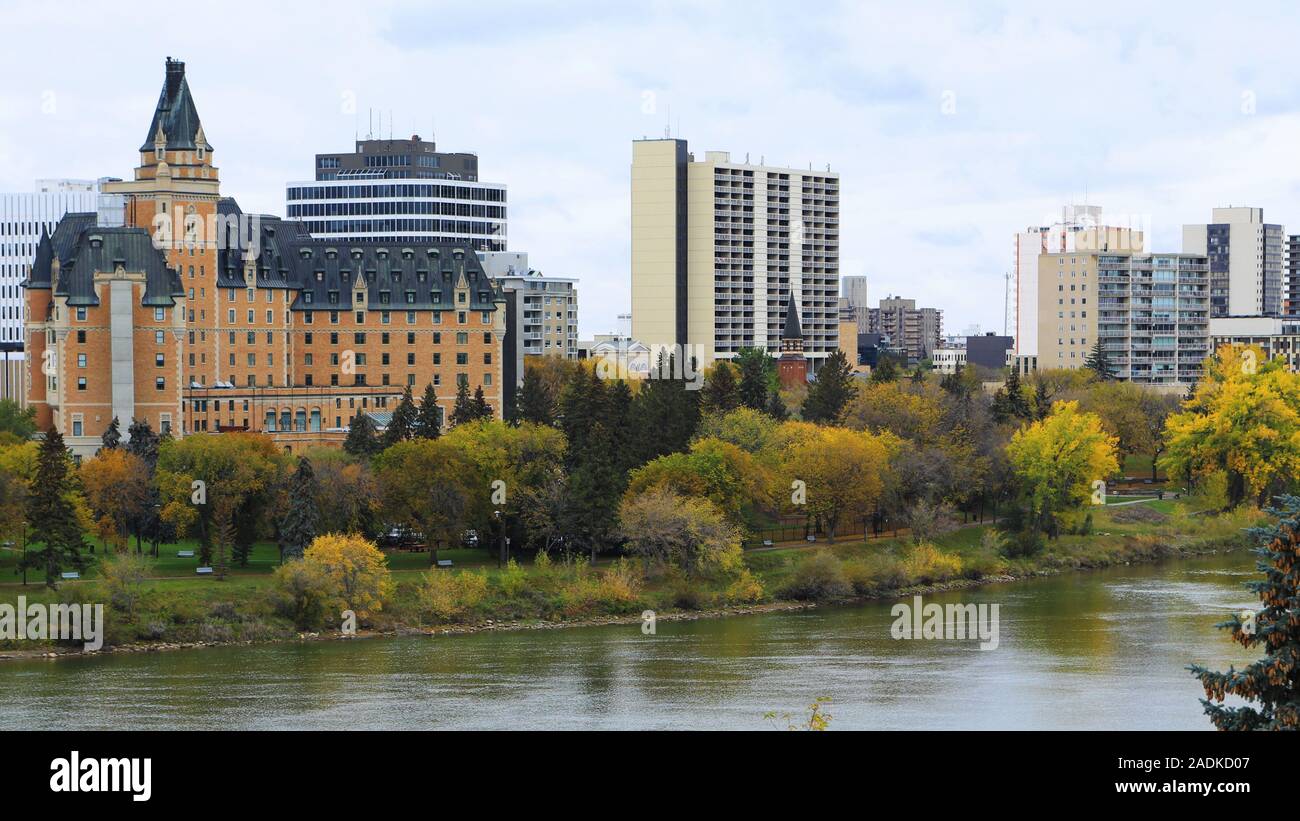 A View of Saskatoon, Canada downtown over river Stock Photo - Alamy