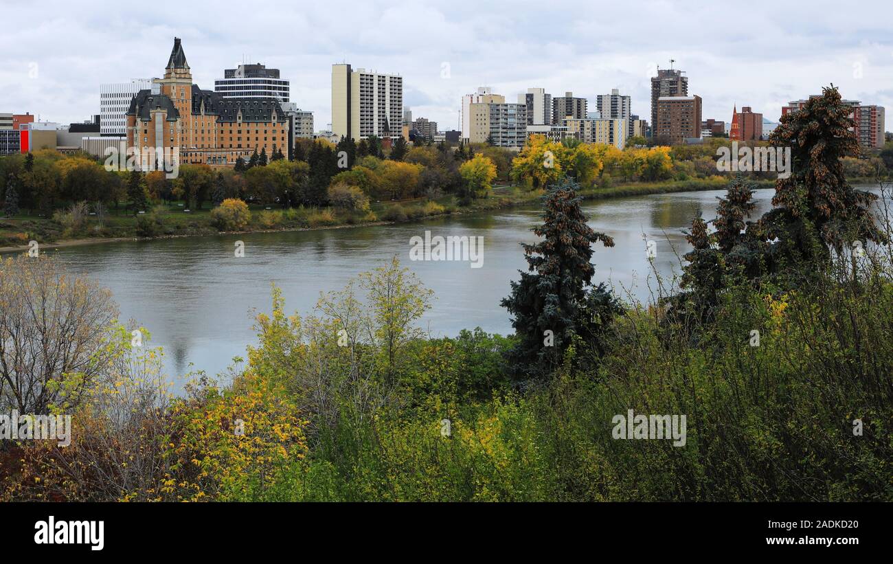 A View of Saskatoon, Canada downtown by river Stock Photo - Alamy