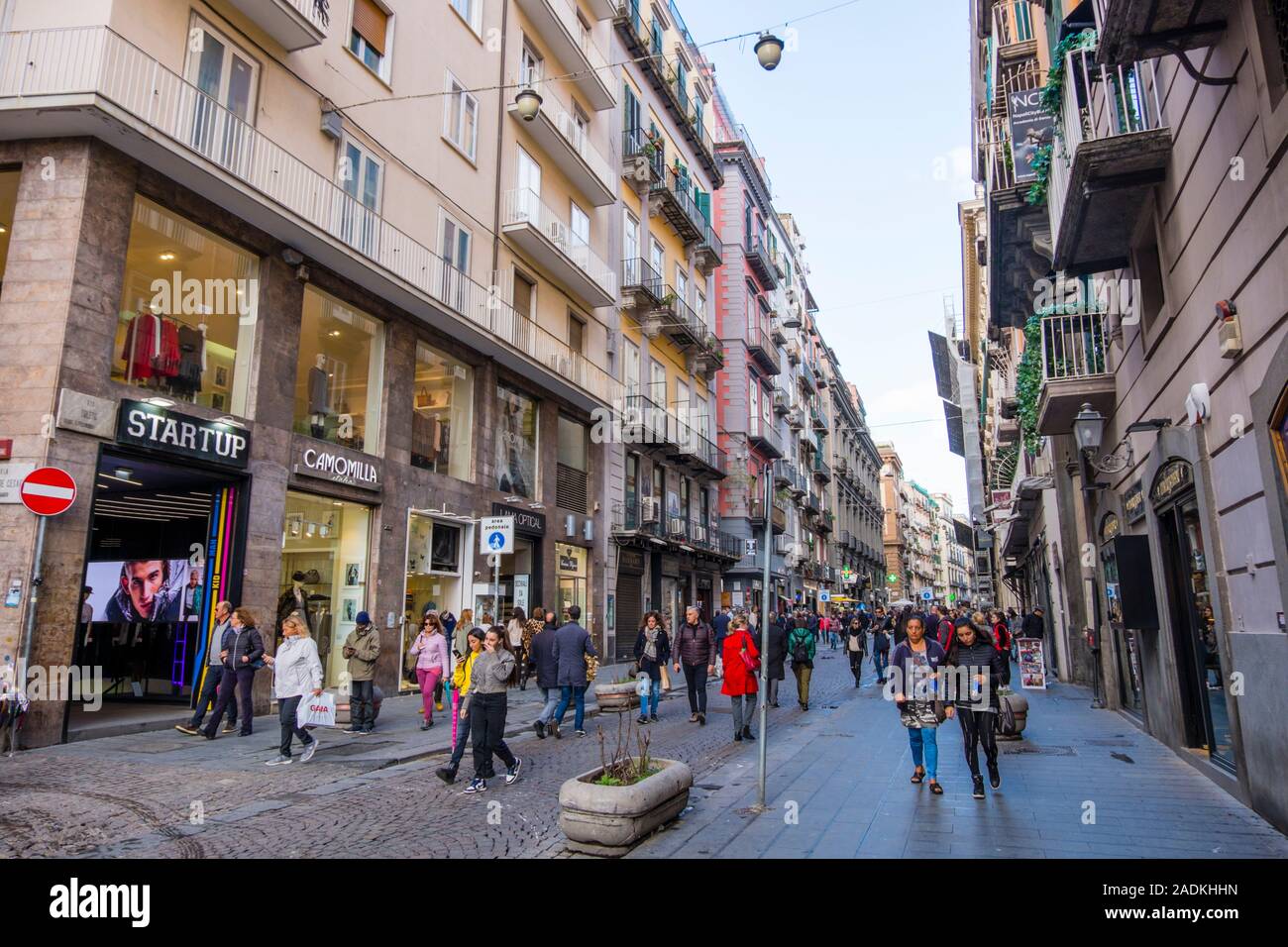 Street view naples hi-res stock photography and images - Alamy