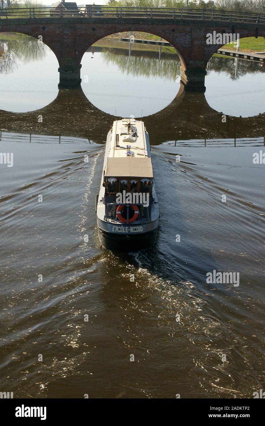 River witham tattershall hi-res stock photography and images - Alamy