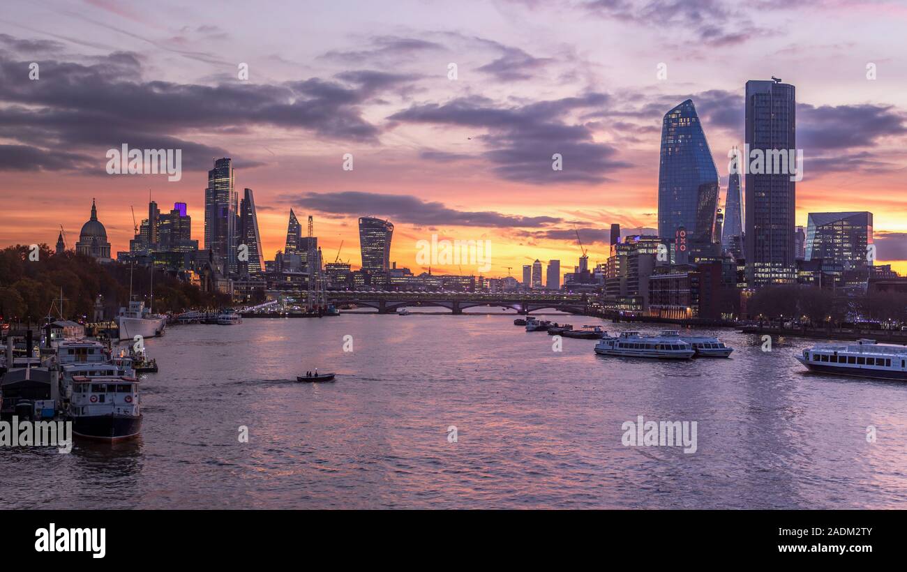 London city dawn hi-res stock photography and images - Alamy