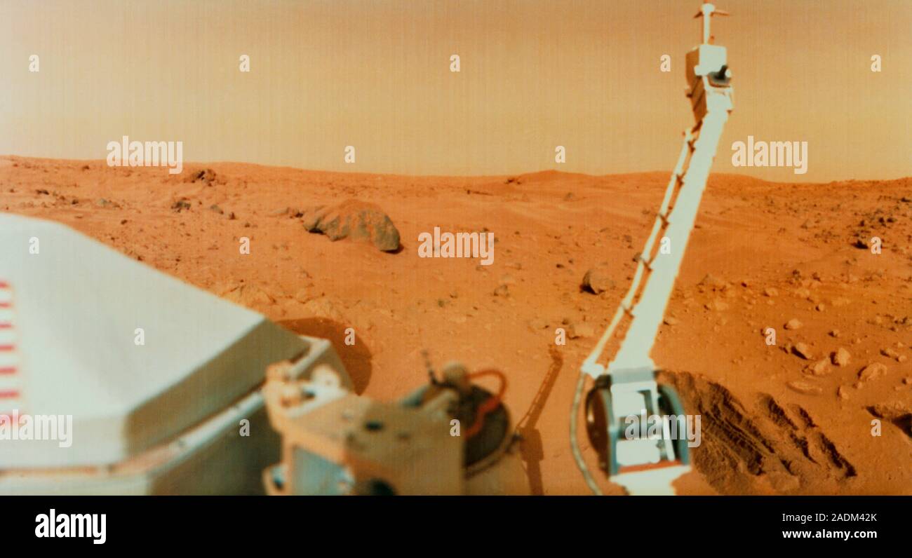 Viking 1 Lander picture of the region of Mars known as Chryse Planitia ...