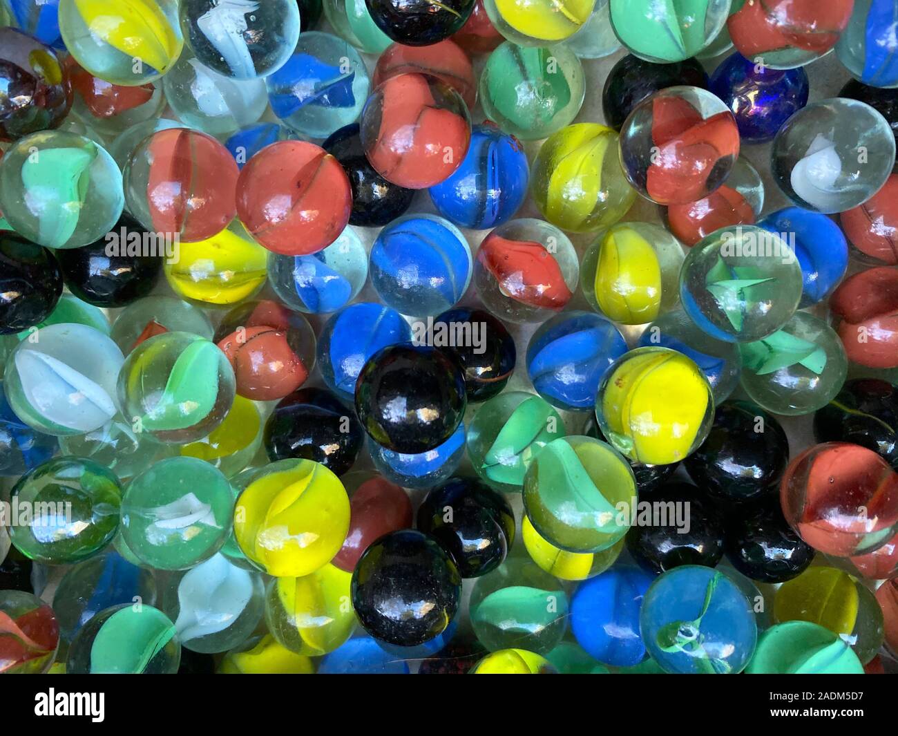 Group of marbles hi-res stock photography and images - Alamy