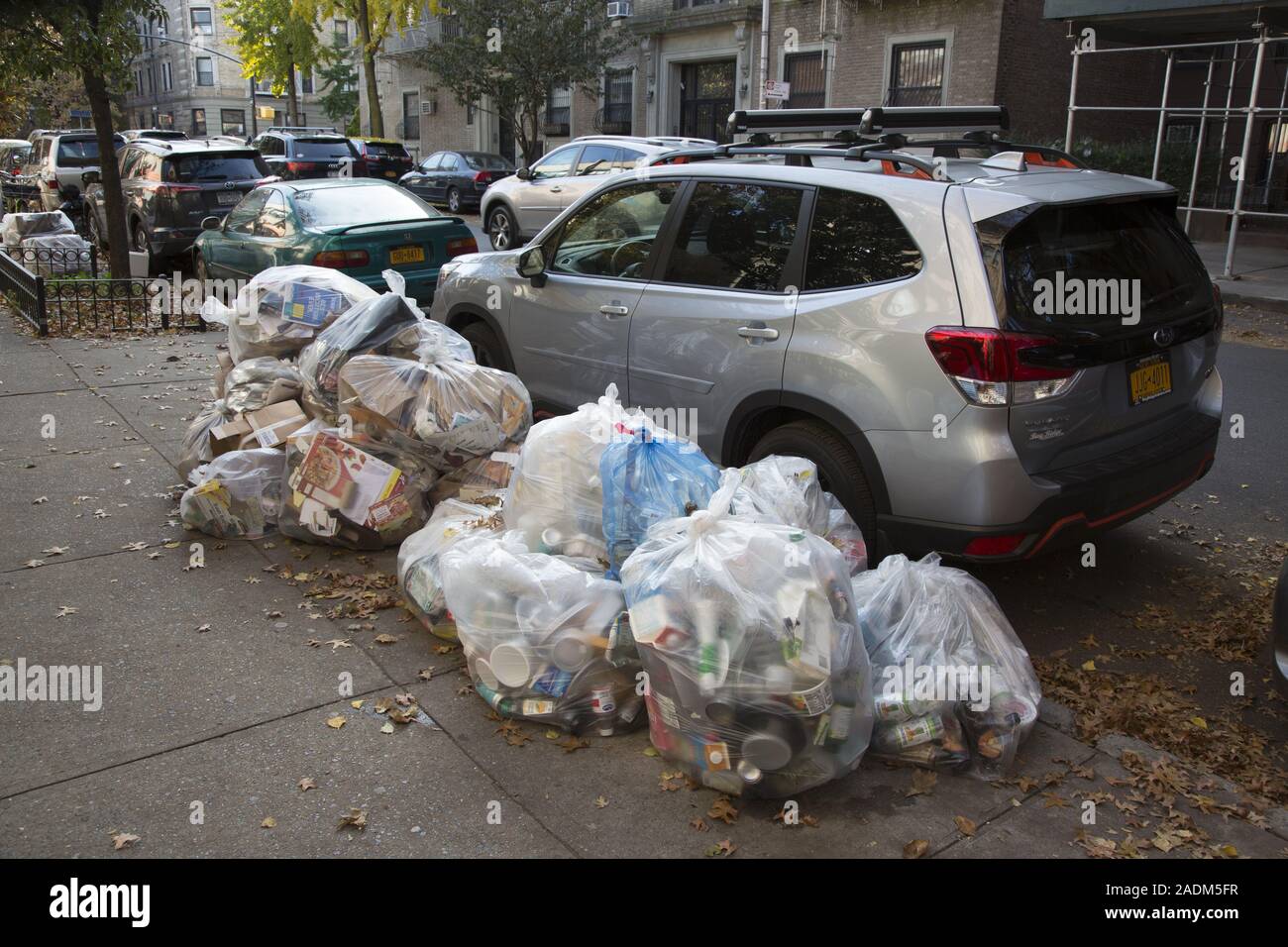 Weekly pickup hi-res stock photography and images - Alamy