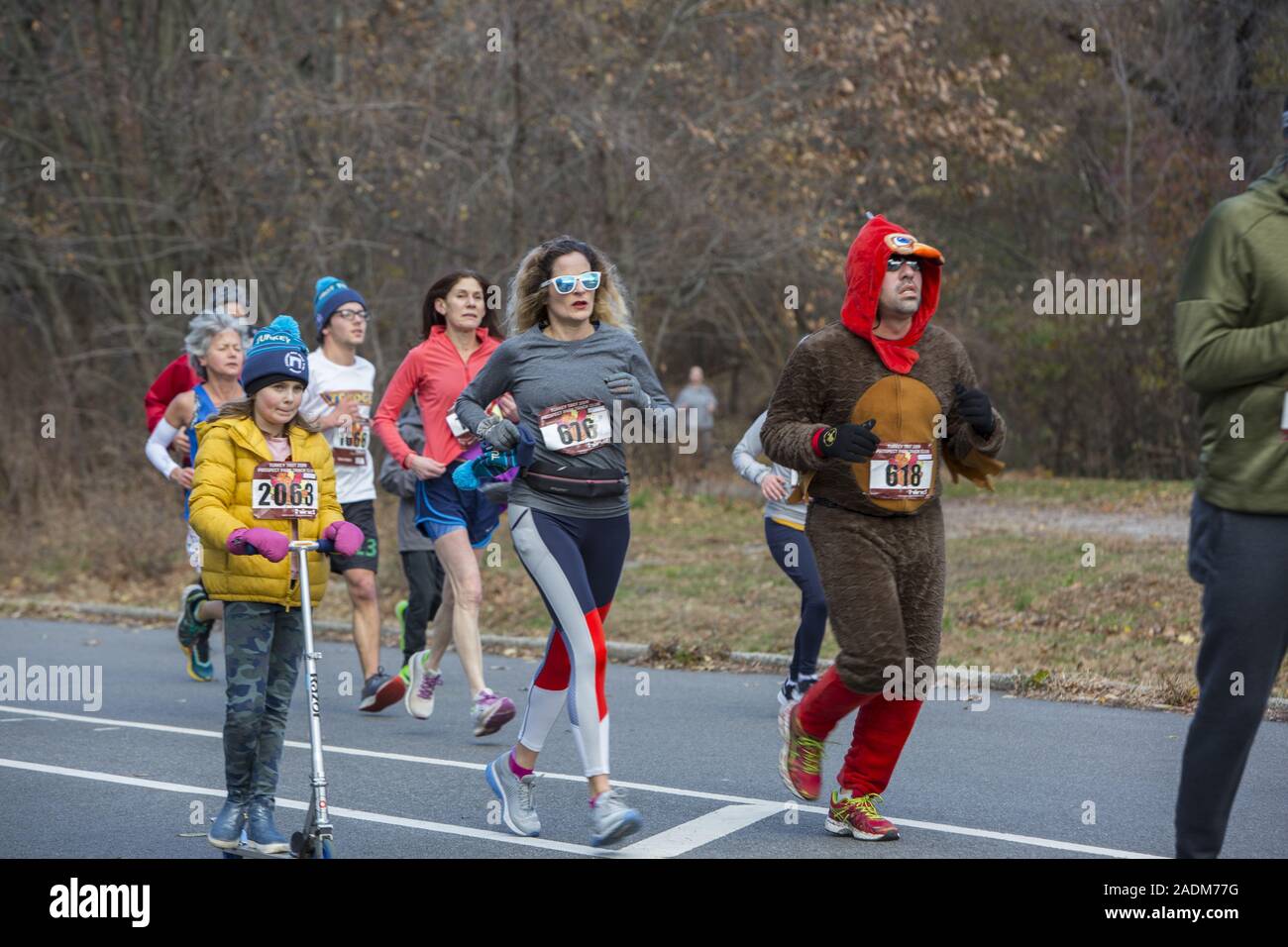 Runners and walkers of all calibers partake in the annual Turkey Trot ...