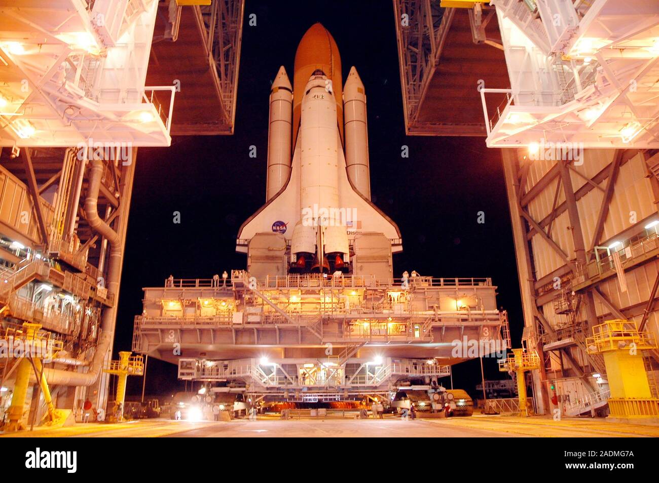 Preparing Return to Flight" mission. Space shuttle Discovery leaving ...