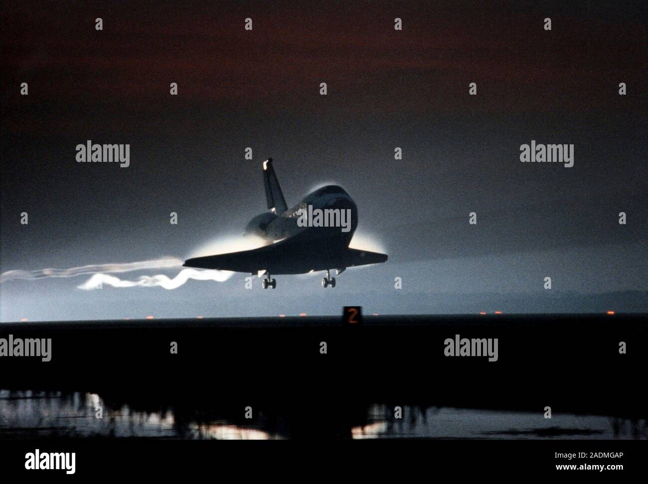 Space shuttle Discovery landing at Kennedy Space Centre, Florida, USA ...