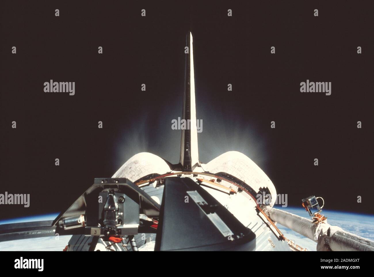 Space Shuttle manoeuvres. Tail fin (vertical), thrusters (one either ...