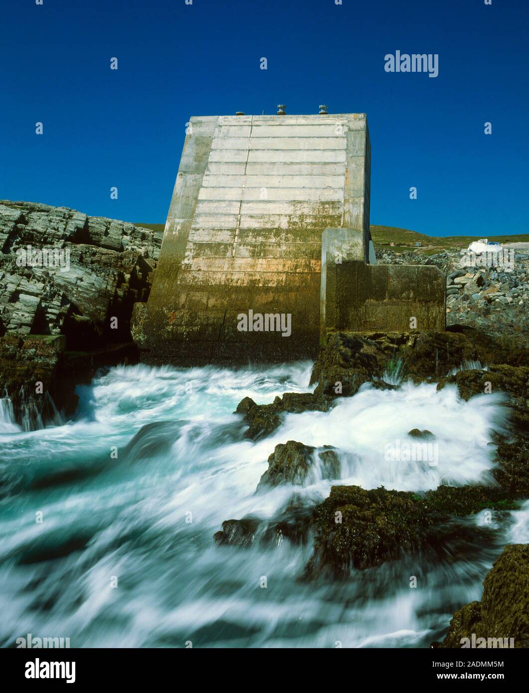 Prototype wave-powered electricity generator under evaluation near ...