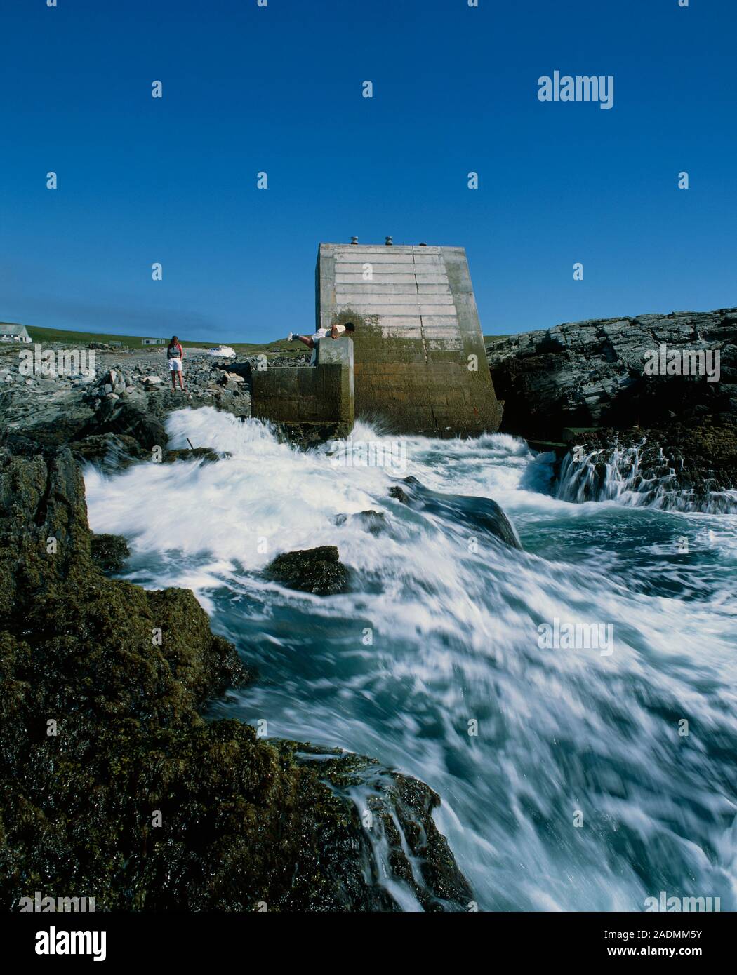 Prototype wave-powered electricity generator under evaluation near ...