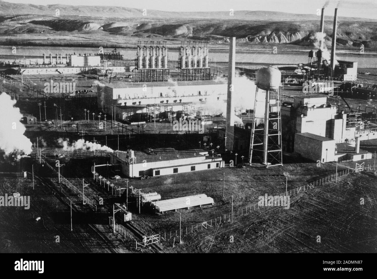 Aerial photograph of the Hanford Engineer Works taken near the end of ...