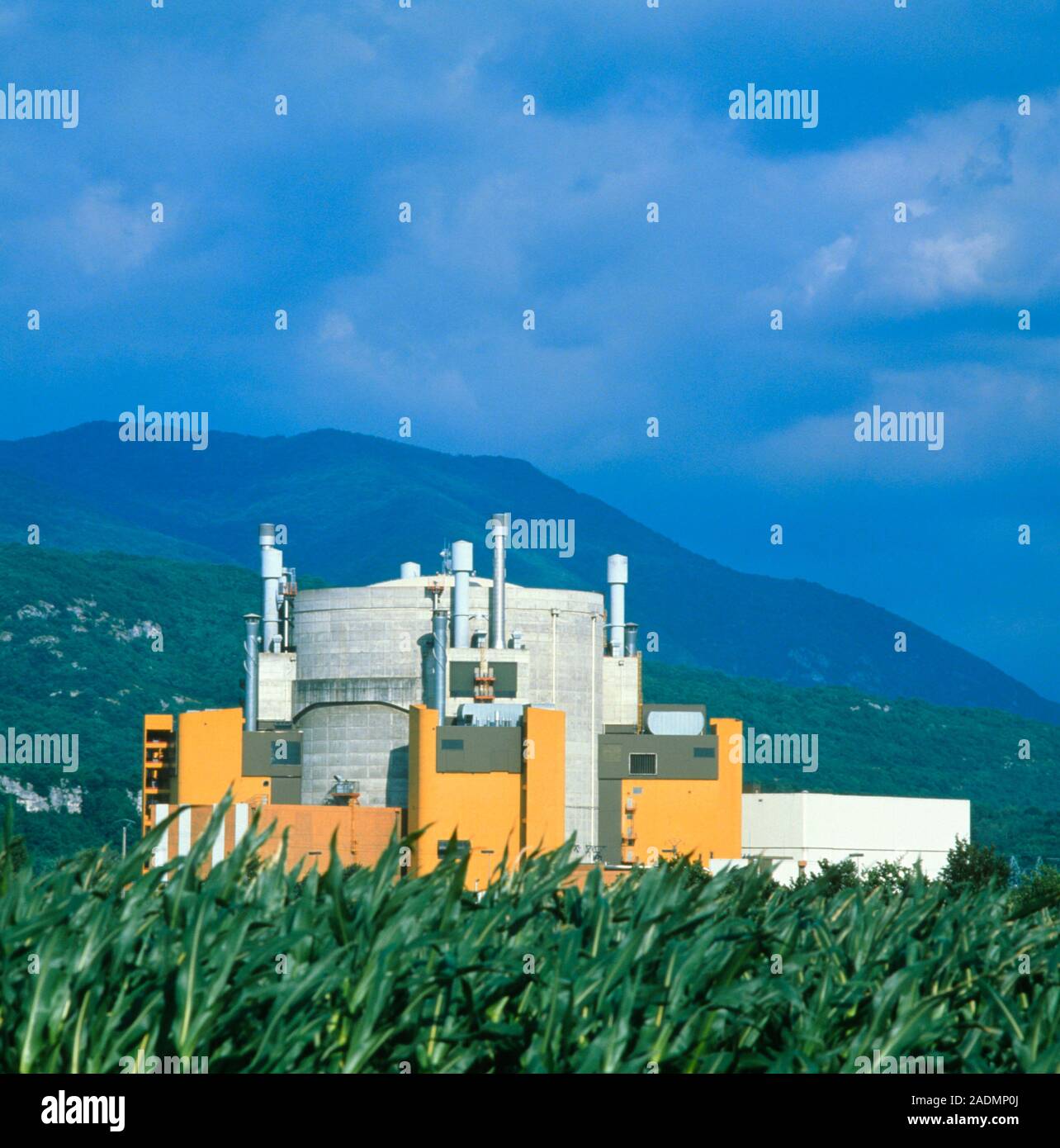 Nuclear power. Nuclear power station containing a fast breeder reactor ...