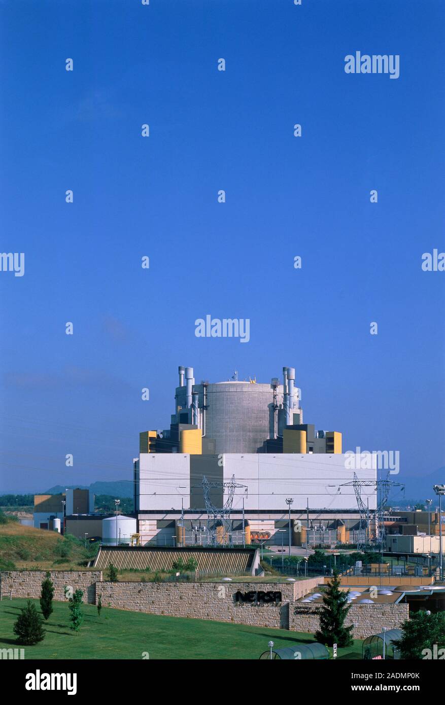 Nuclear power. Nuclear power station containing a fast breeder reactor ...