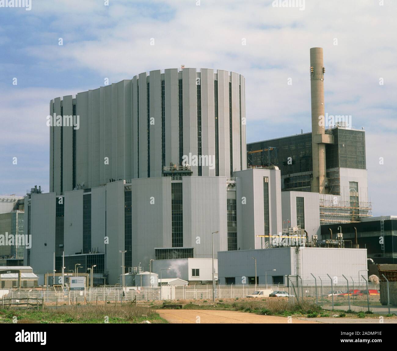 Dungeness B nuclear power station. View of Dungeness B nuclear power ...
