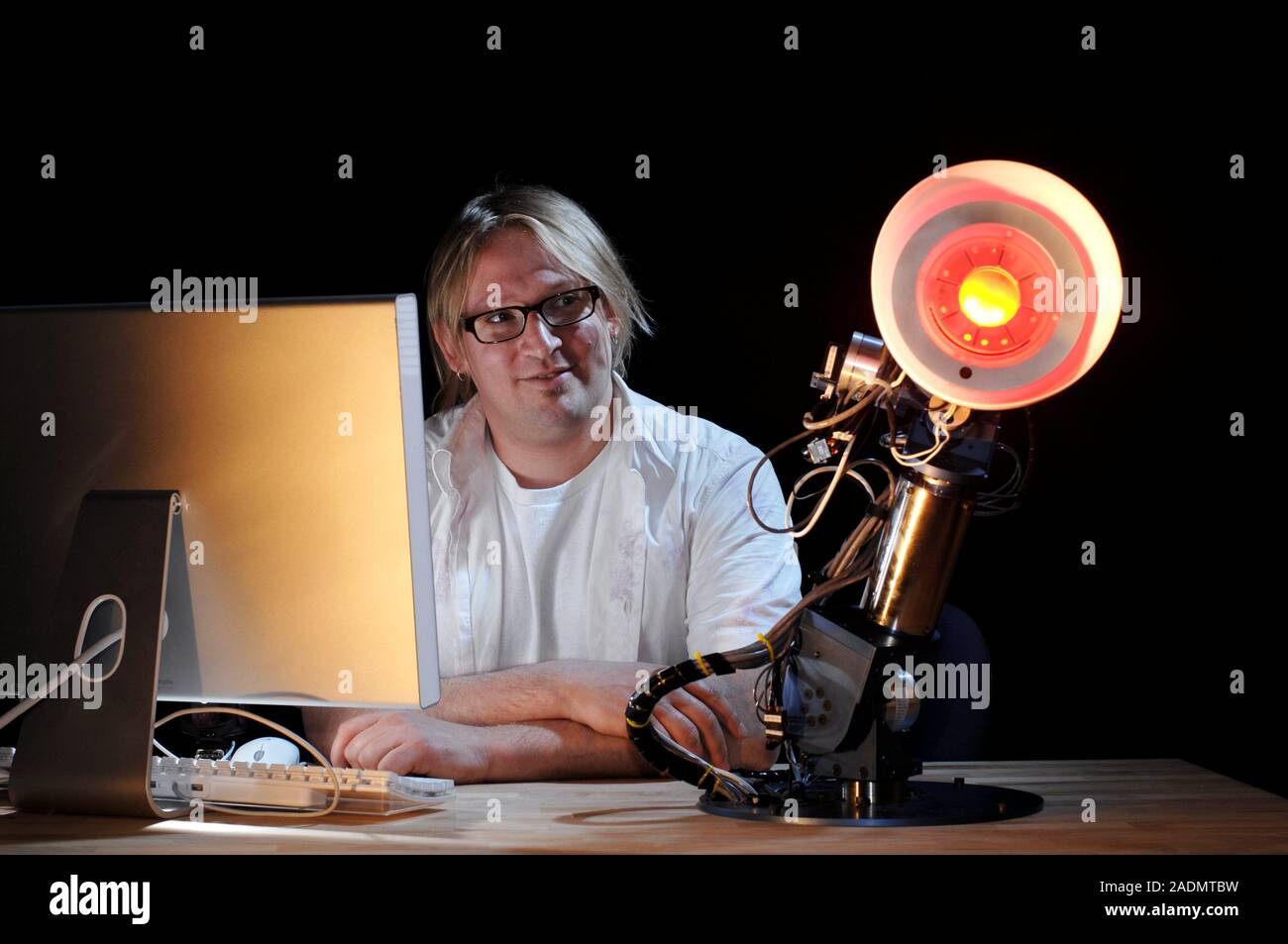 AUR robot desk lamp and roboticist Guy Hoffman. This robot lamp ...