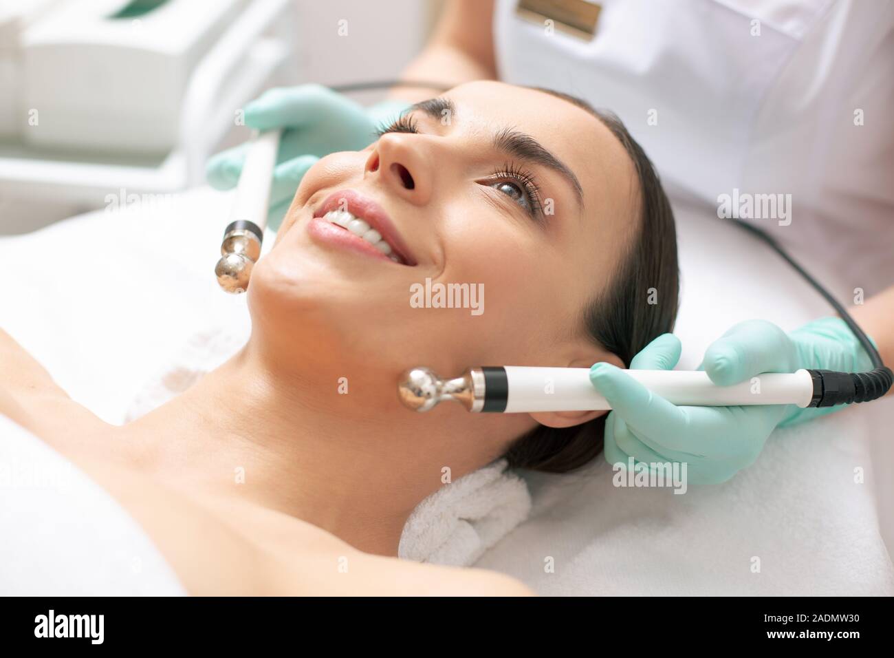 Hands aesthetic hi-res stock photography and images - Alamy