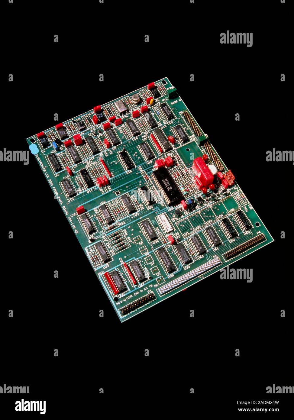 Arrangement of indvidual integrated circuits (silicon chips) on a ...
