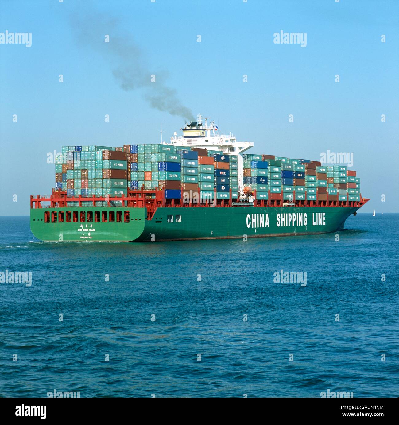 Cargo ship carrying containers Stock Photo - Alamy