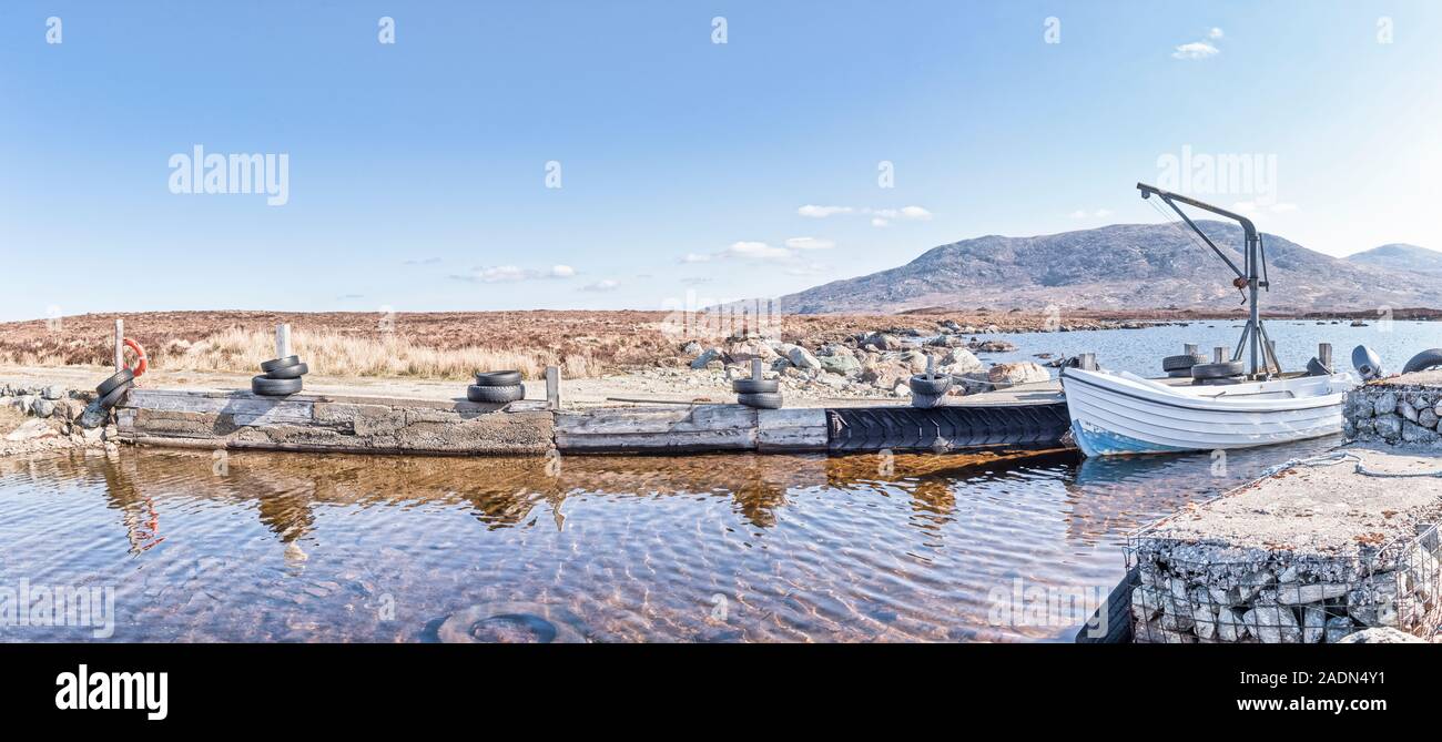 Fionn loch jetty hi-res stock photography and images - Alamy