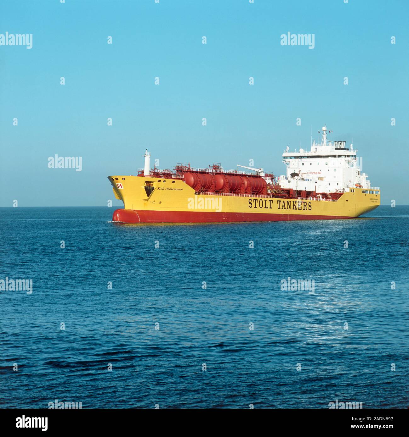 Tanker ship. This is a double hull tanker Stock Photo - Alamy