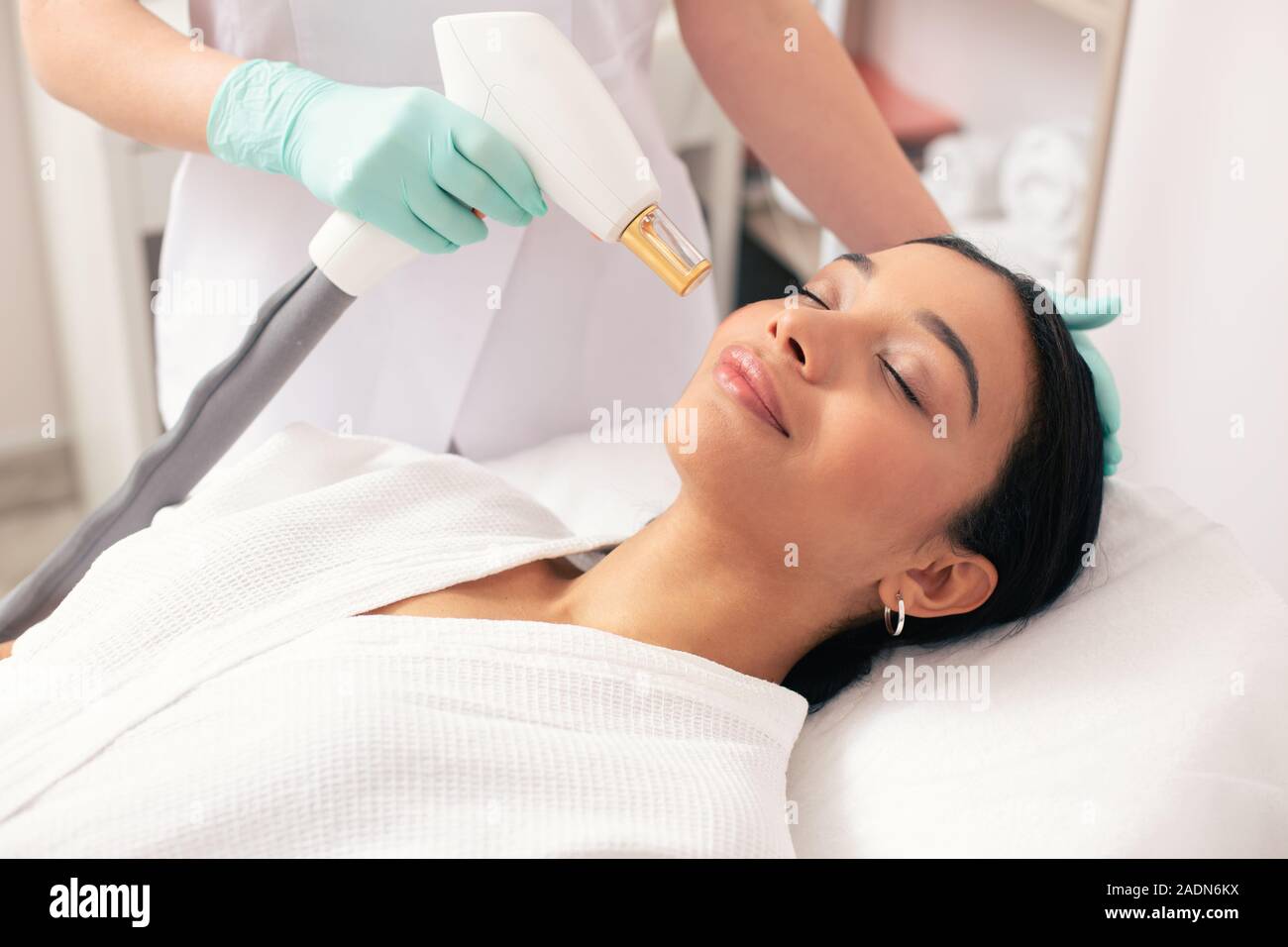 Laser procedure hi-res stock photography and images - Alamy