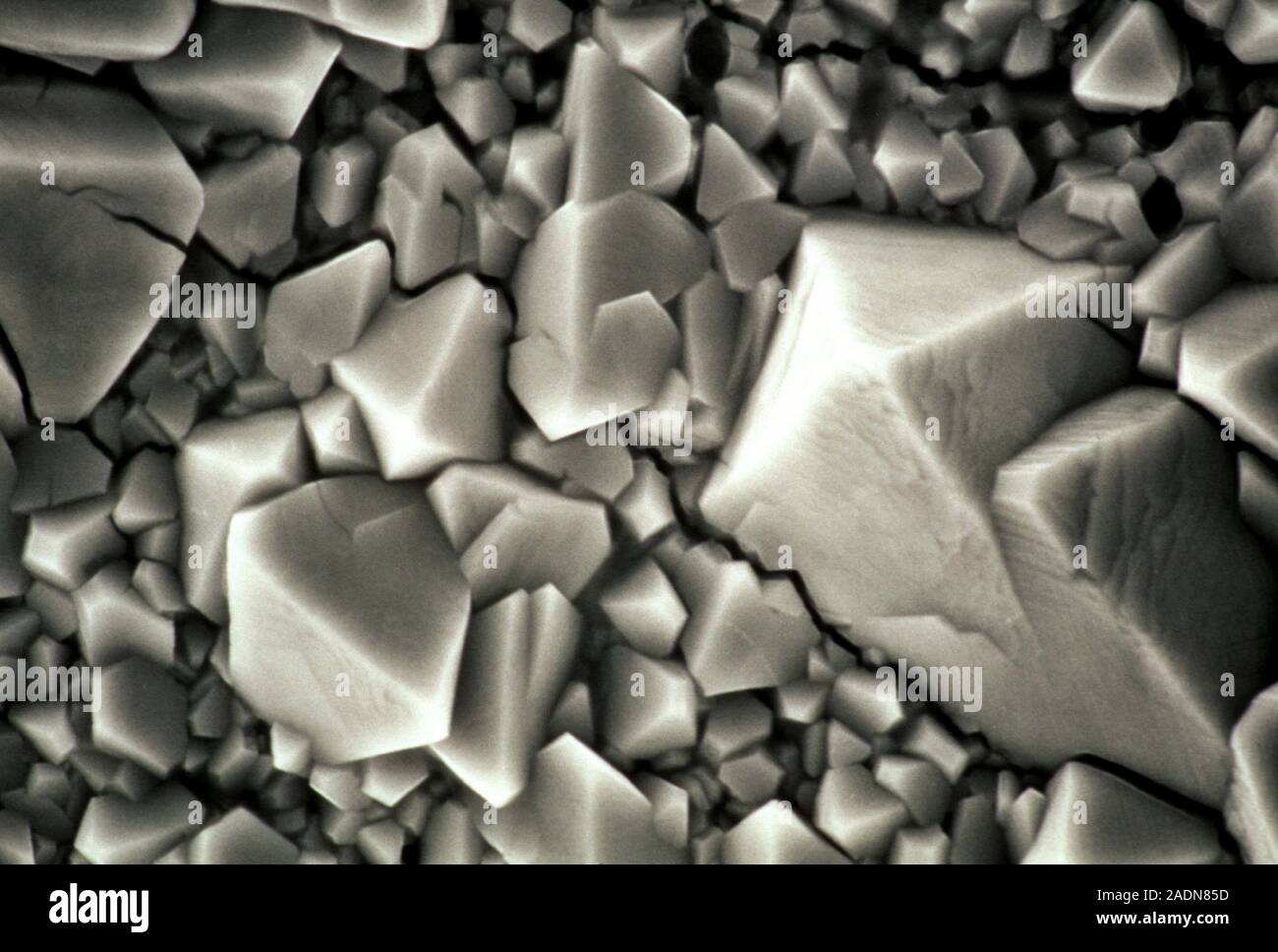Copper tube deposits. Scanning electron micrograph (SEM) of deposits ...