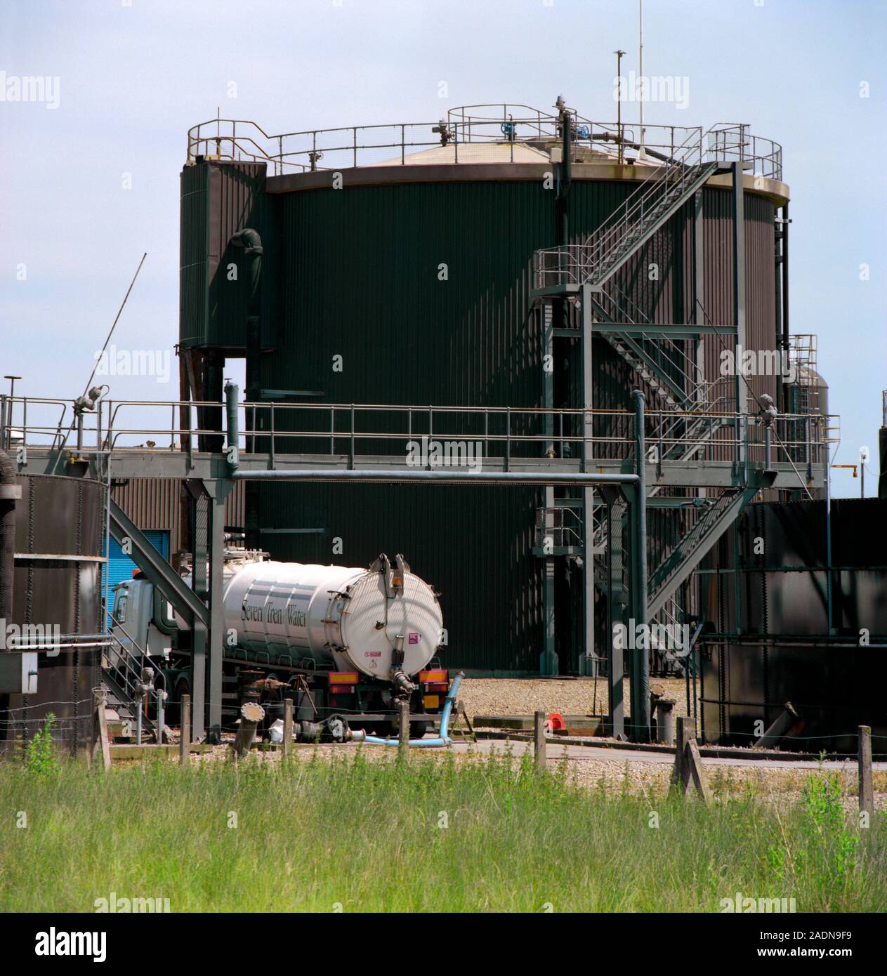 Sludge storage tank and a tanker lorry. Â Photographed at the Severn ...