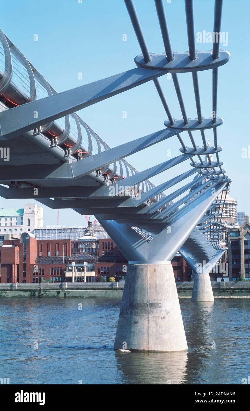 Millennium Bridge across the River Thames, London, England. This 330 ...