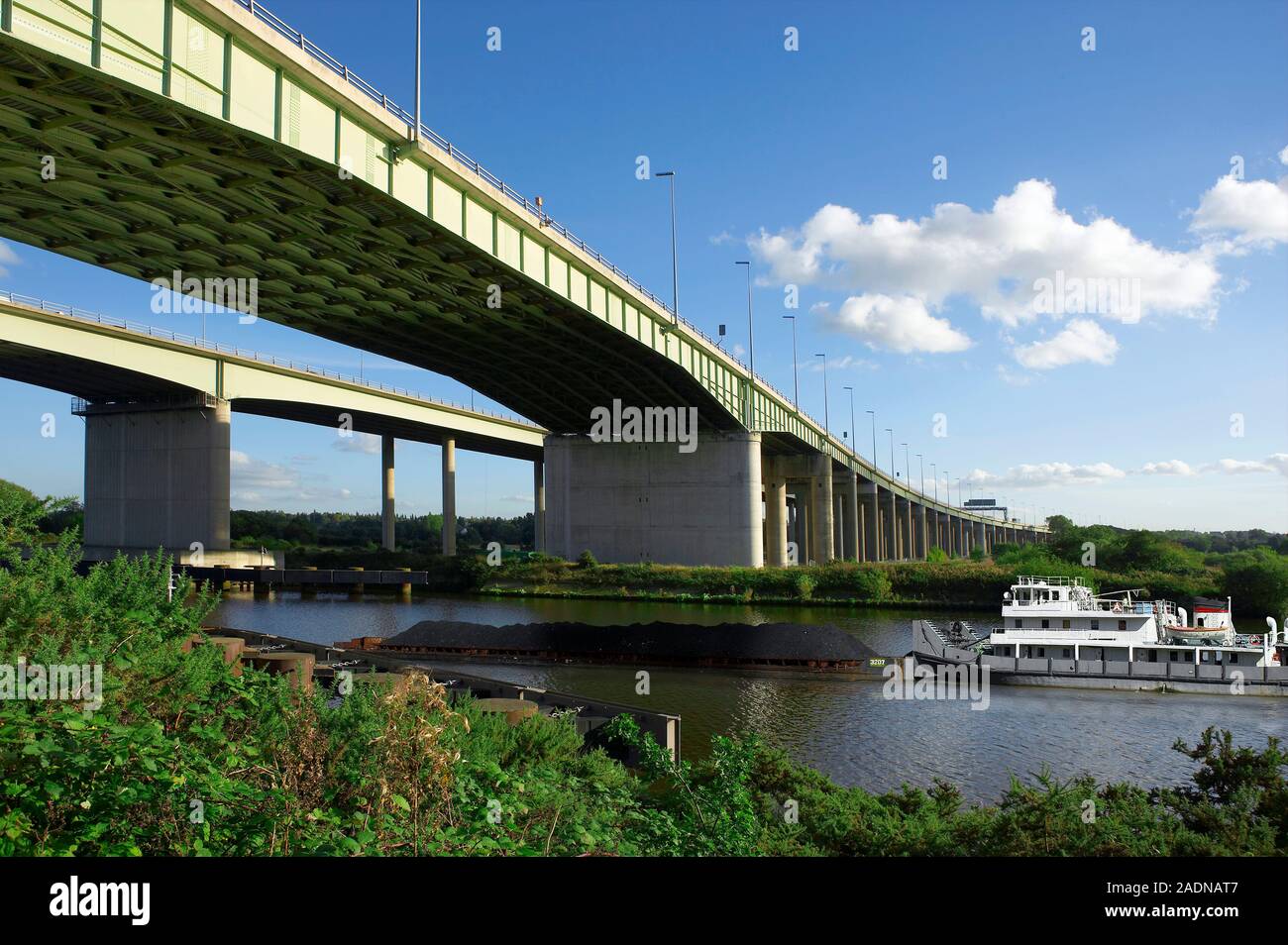 Thelwall Viaduct, Warrington, Cheshire, UK. This bridge carries the M6 ...