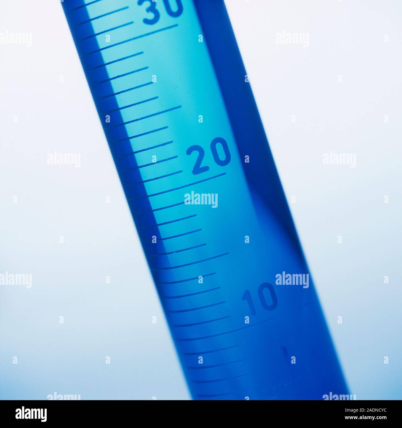 Graduated cylinder. Increments on a measuring cylinder Stock Photo - Alamy