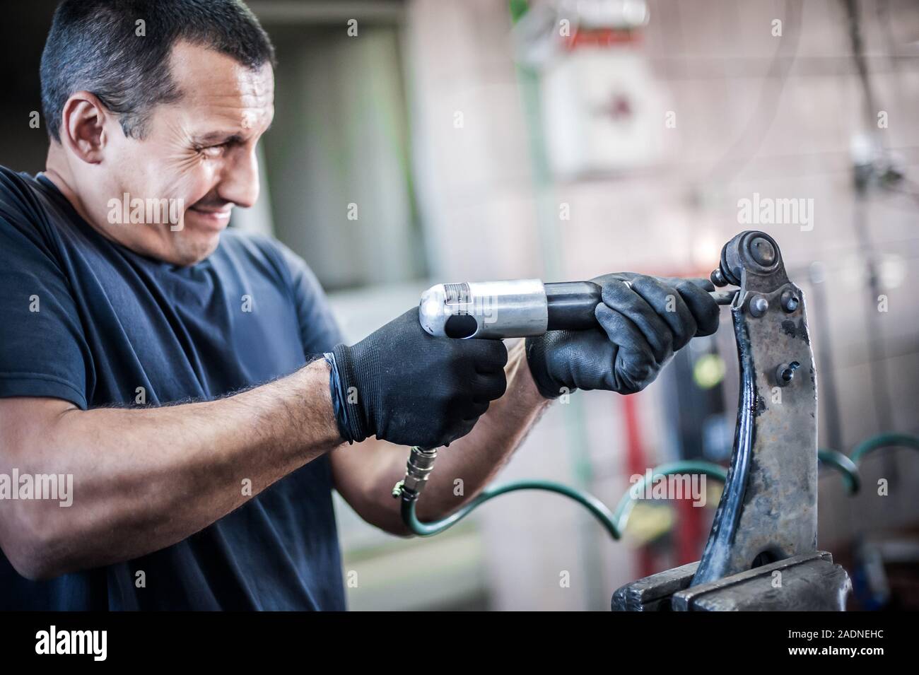 Vulcanizing shop hi-res stock photography and images - Alamy