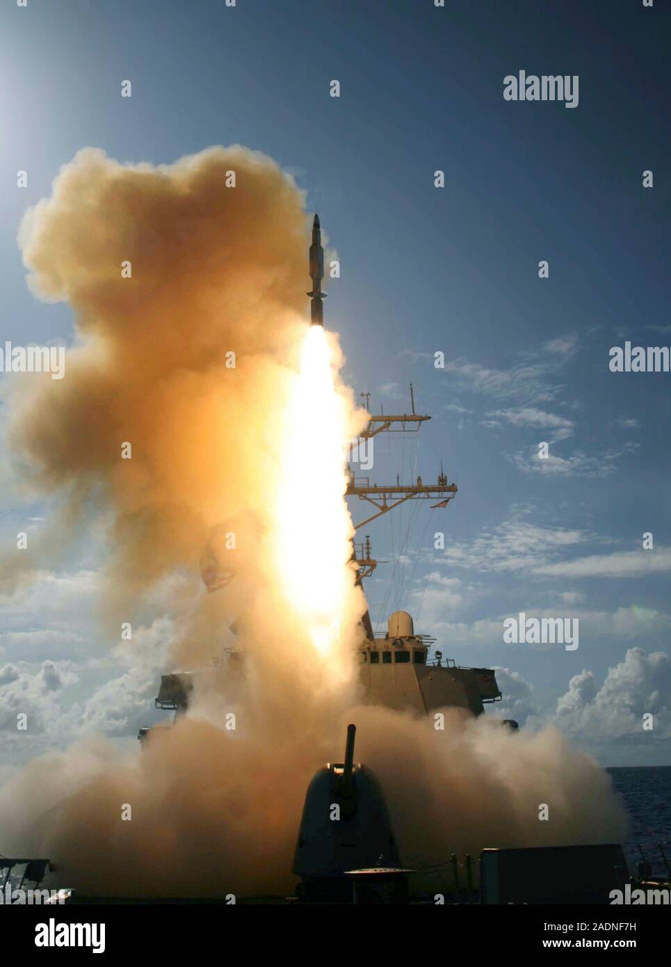 Missile flight test. U.S. Navy destroyer USS Decatur (DDG-73) launching ...