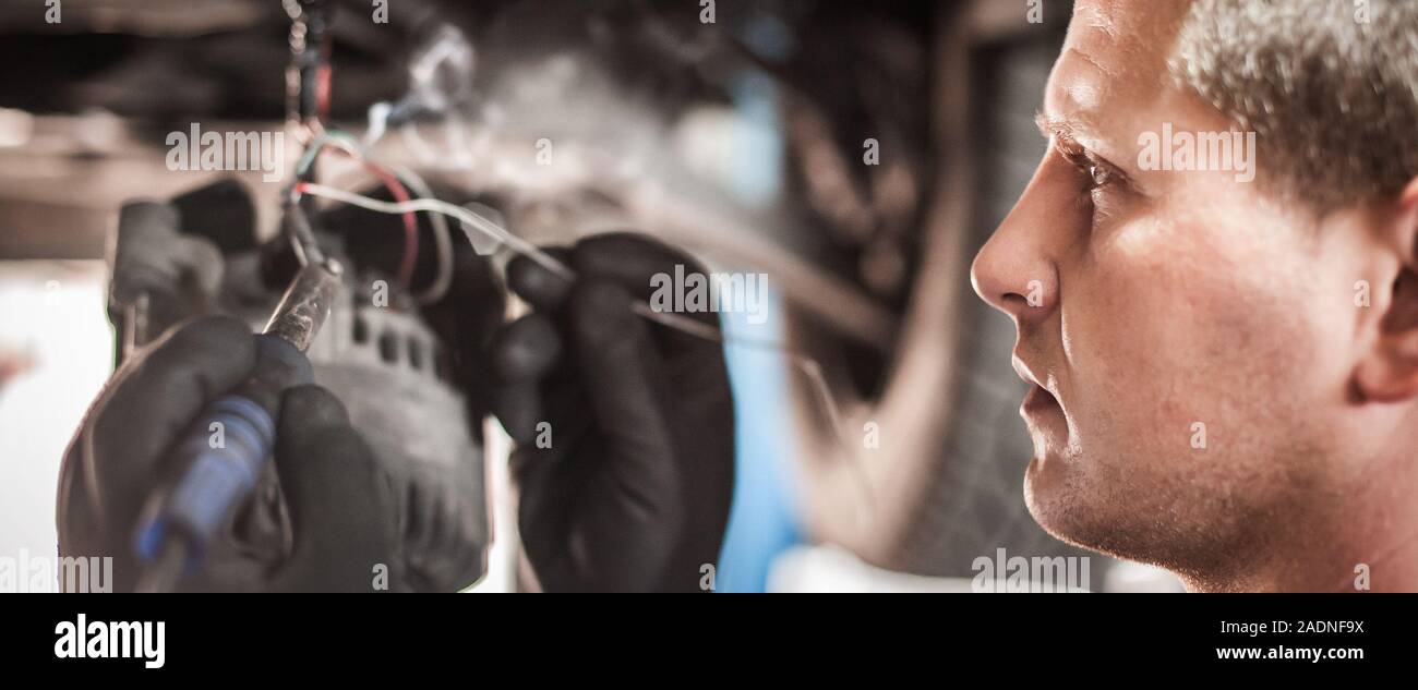 Vulcanizing shop hi-res stock photography and images - Alamy