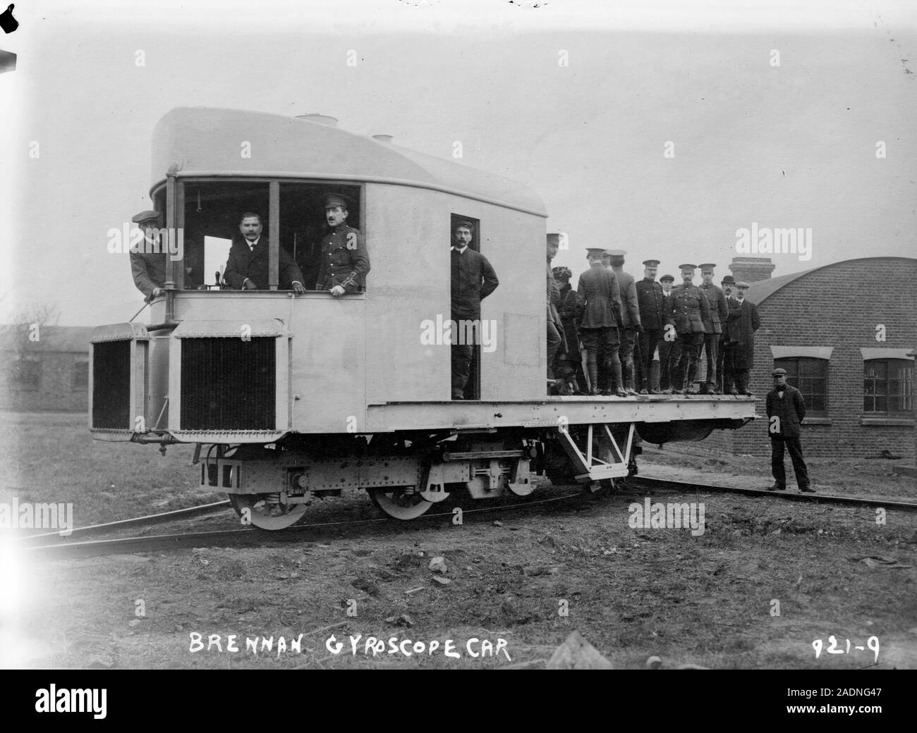 Brennan Gyro-Monorail, 1909. Soldiers standing on a Brennan Gyro ...