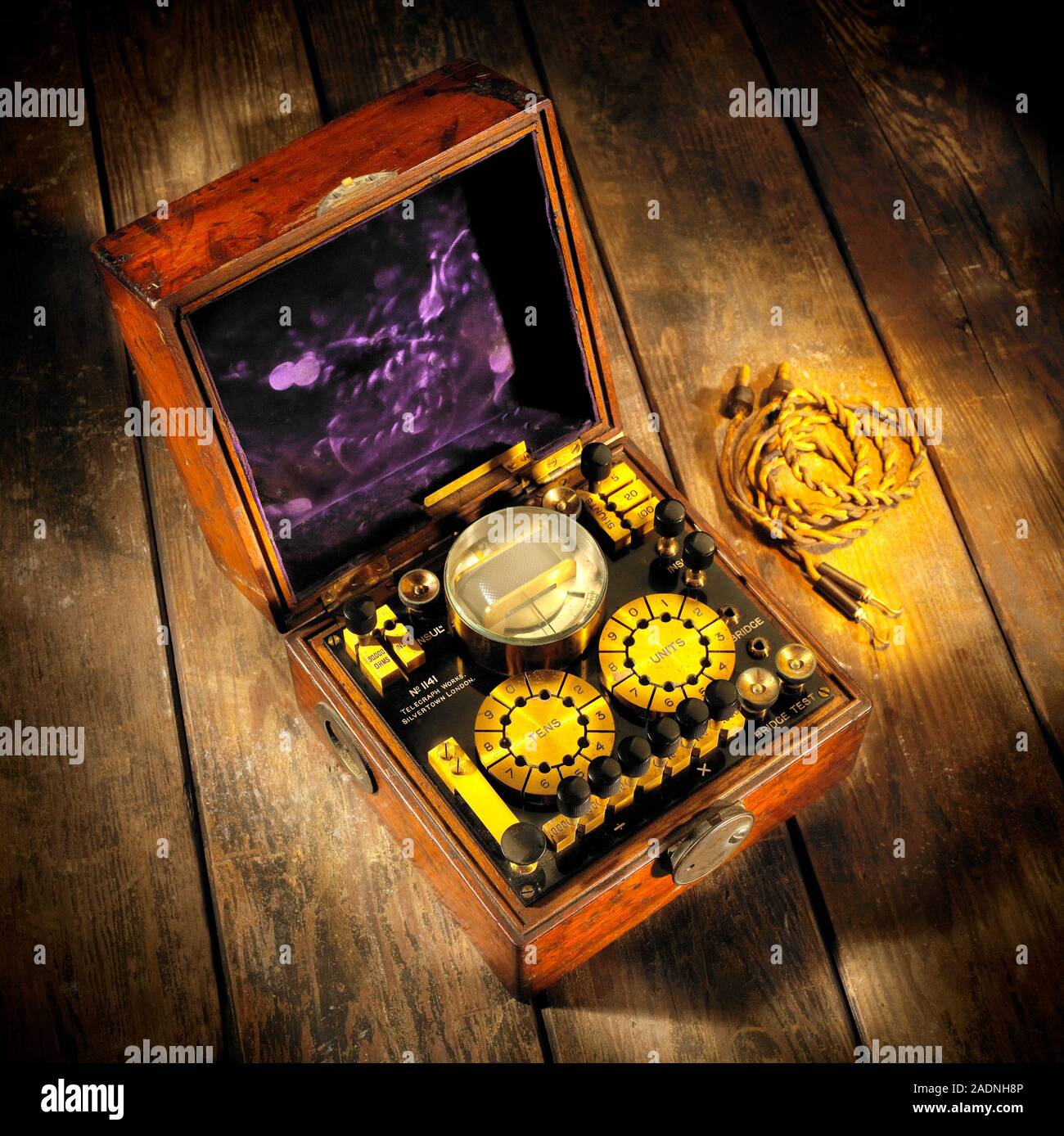 Wheatstone bridge. This device is used to measure an unknown electrical ...