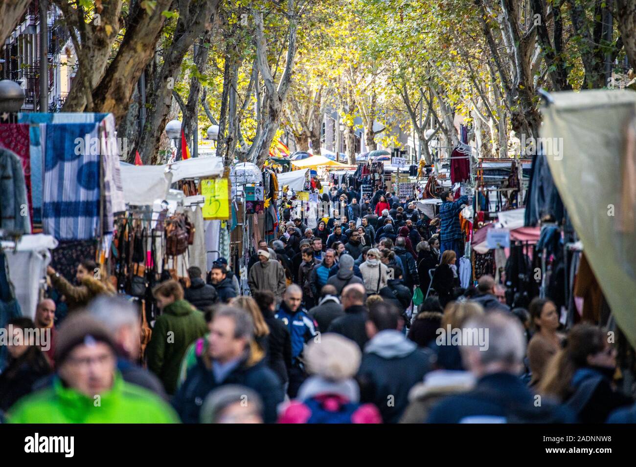 El Rastro, outdoor flea market, Madrid, Spain Stock Photo - Alamy