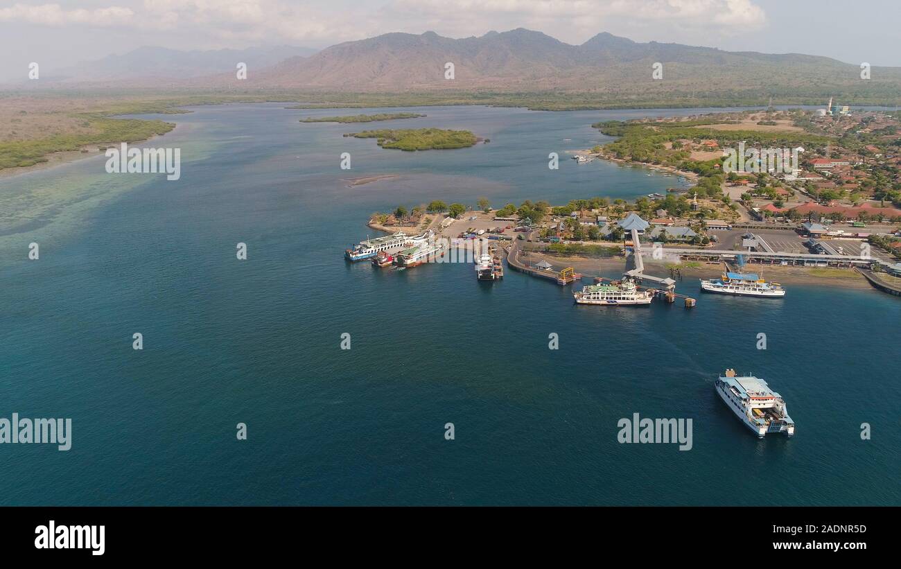 Indonesia passenger ferries hi-res stock photography and images - Alamy