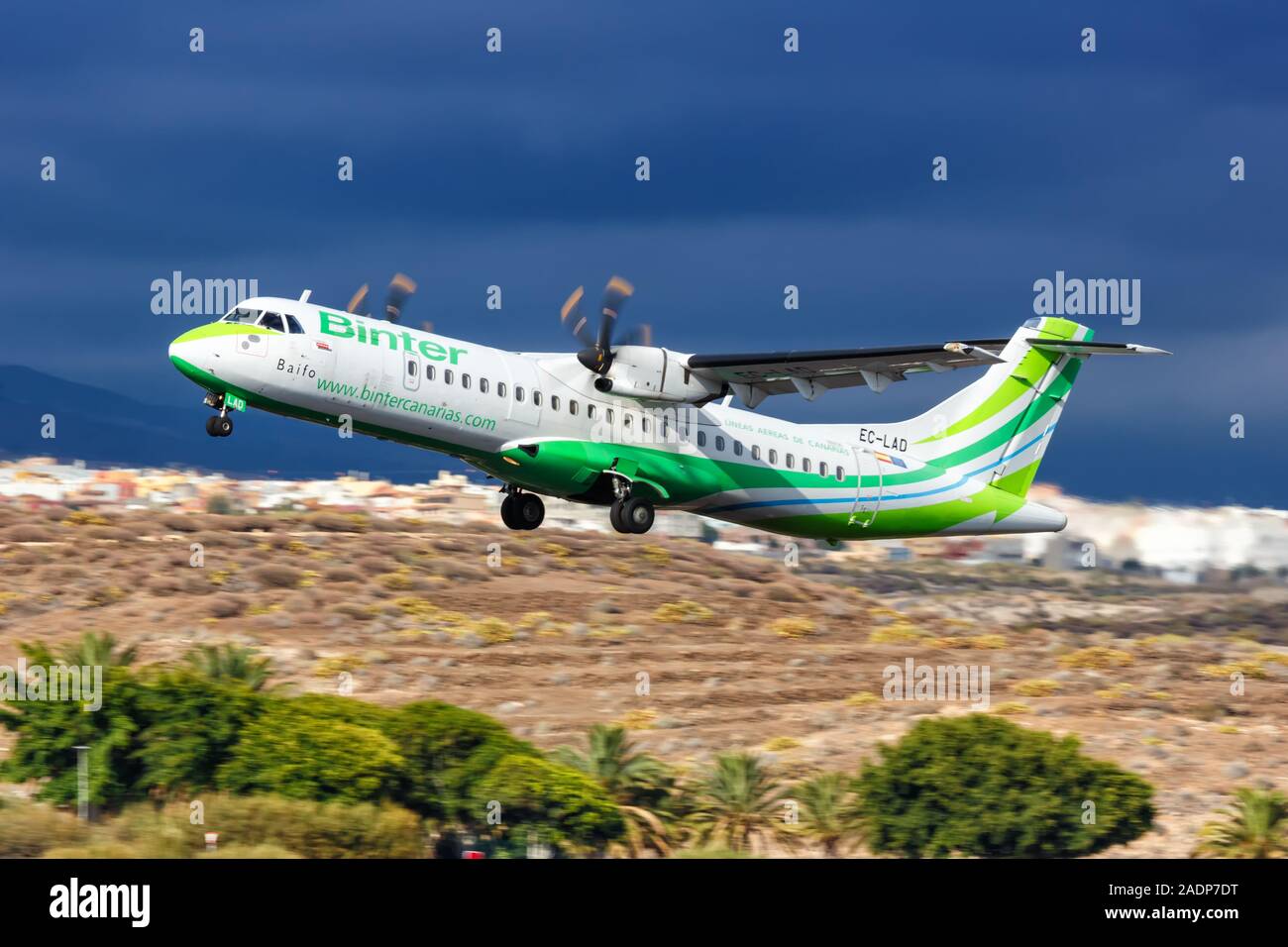 Aircraft make atr 72 500 hi-res stock photography and images - Alamy