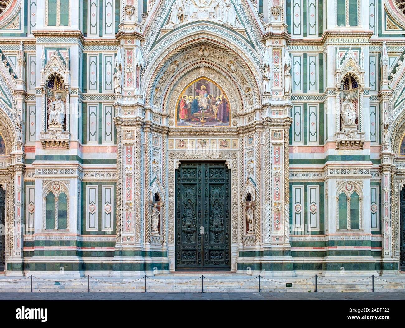 Gothic Revival façade of Florence Cathedral (Duomo di Firenze ...
